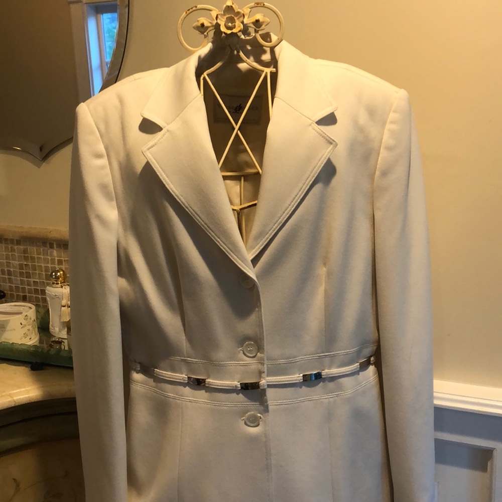 Vertigo White Blazer - Gem